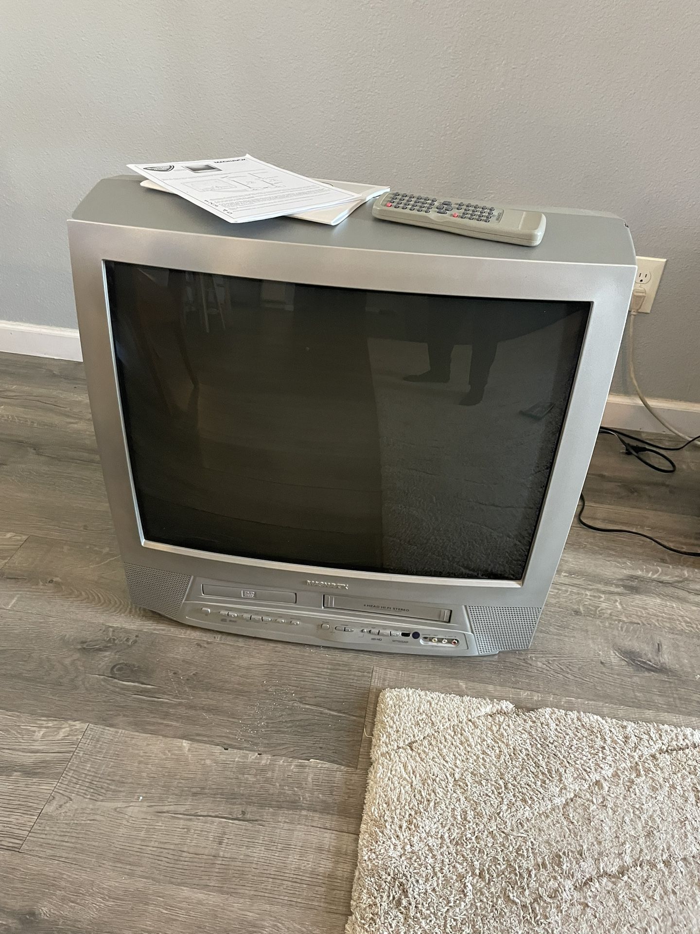 27 inch CRT TV DVD/VHS Combo for Sale in Tempe, AZ - OfferUp
