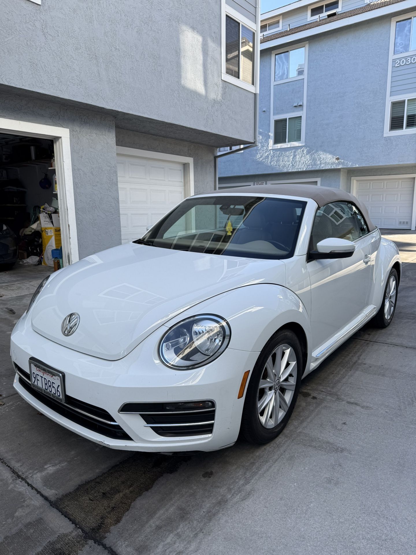 2017 Volkswagen Beetle for Sale in Santa Clarita, CA - OfferUp