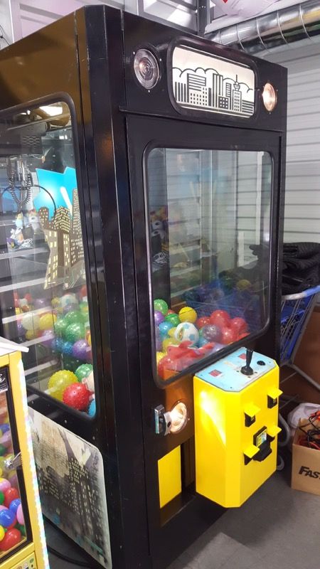 ICE Plush Bus Crane Claw Machine Arcade Game! for Sale in Fort Mill, SC ...
