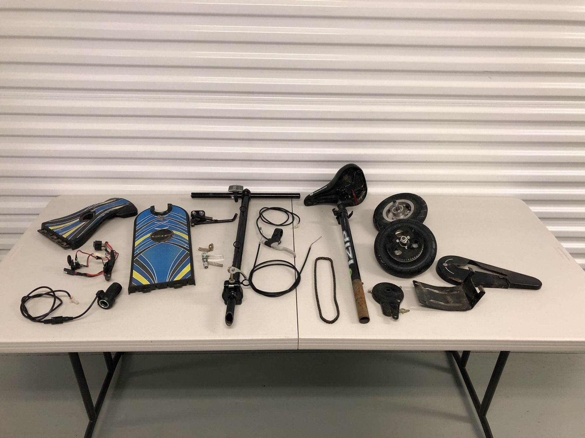 iZip I300 Electric Scooter Replacement Parts - Excellent for Sale in ...