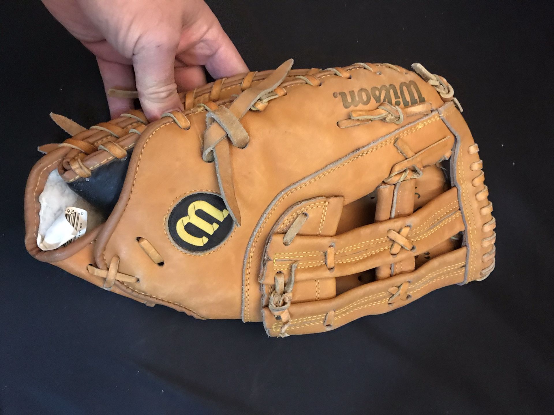 Left handed Thrower’s 1st baseman’s gloves for Sale in Bakersfield, CA ...