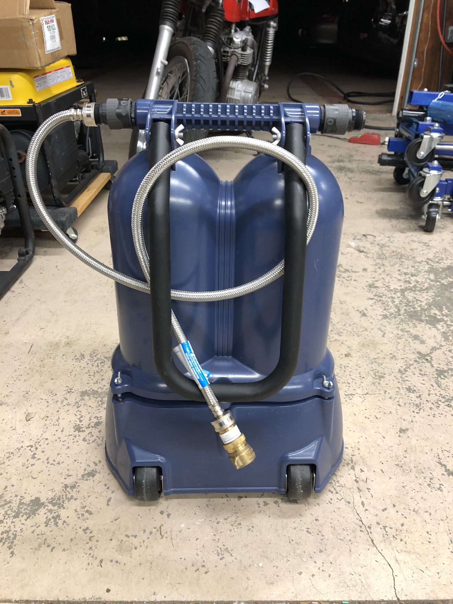 Simple Chuck water Deionizer for Sale in Chino Hills, CA - OfferUp