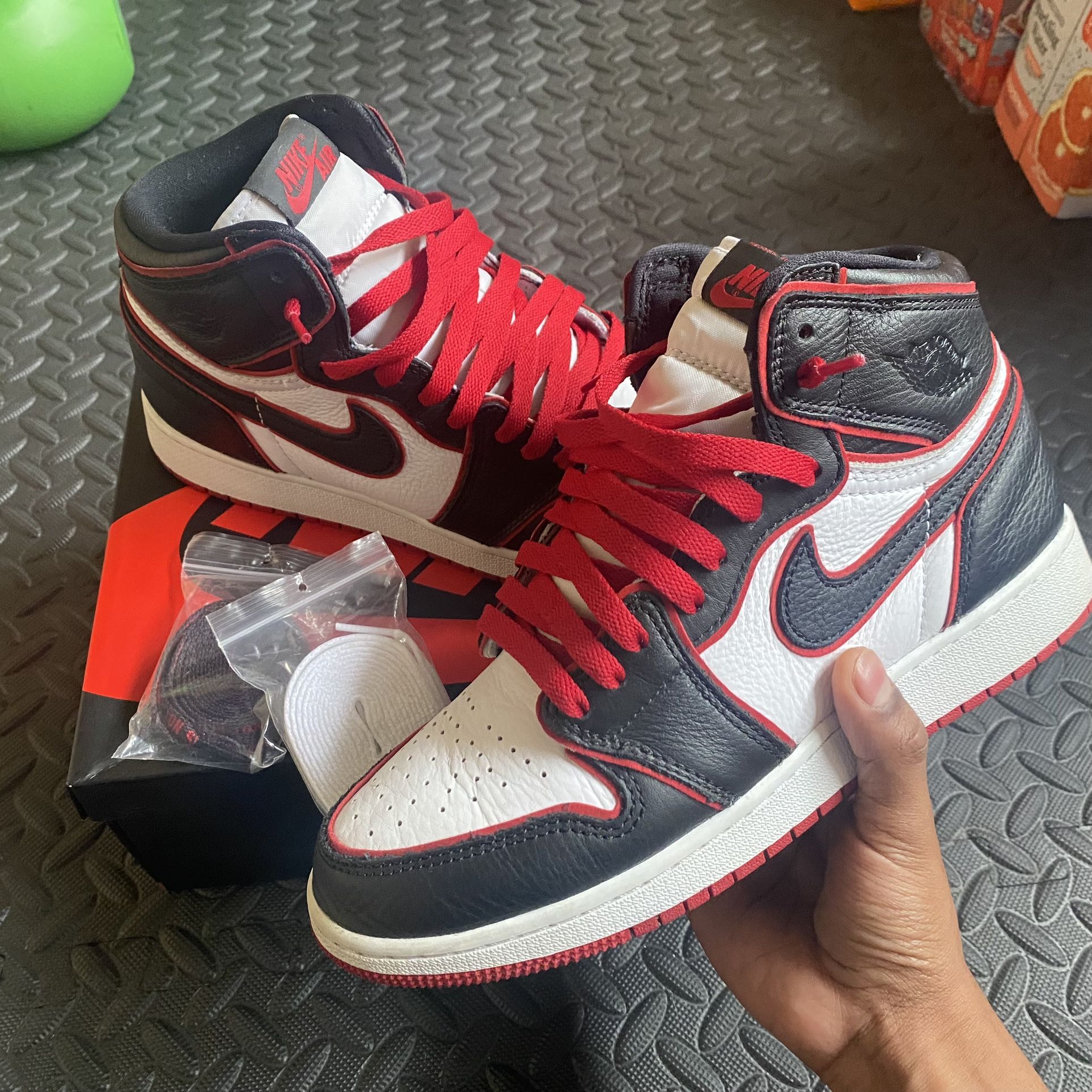 Jordan 1 Bloodline Size 7y VNDS//OG All for Sale in Houston, TX - OfferUp