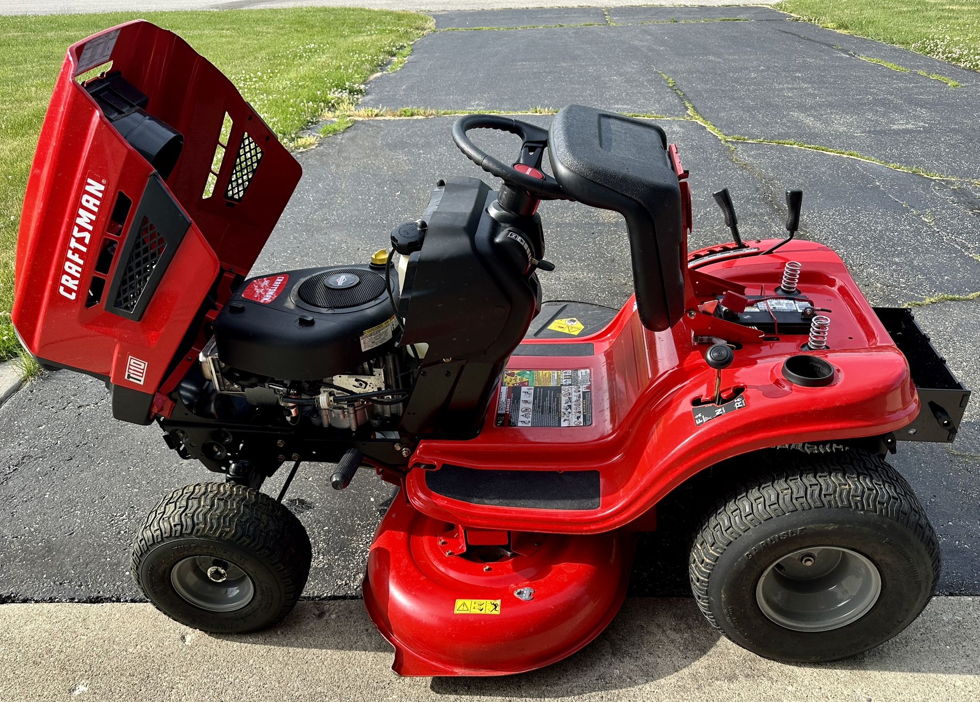 CRAFTSMAN T110 42-in 17.5-HP Riding Lawn Mower for Sale in New Lenox ...