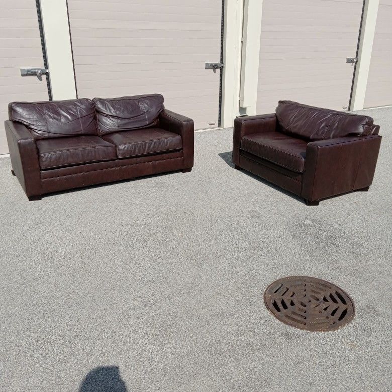 (Free Delivery) - Havertys Leather Couch & Loveseat for Sale in ...