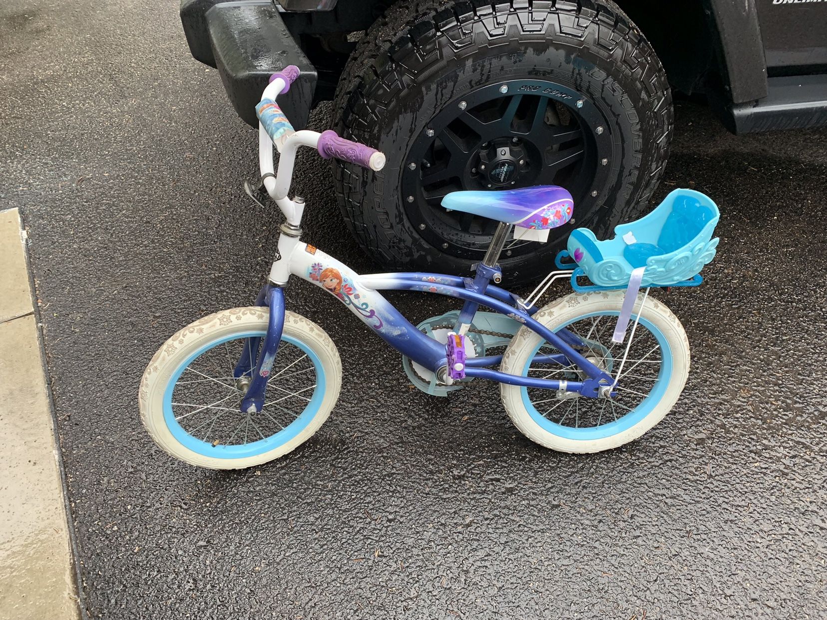 Huffy Disney Frozen 16-inch Girls' Bike / Free scooter for Sale in Burnsville, MN - OfferUp