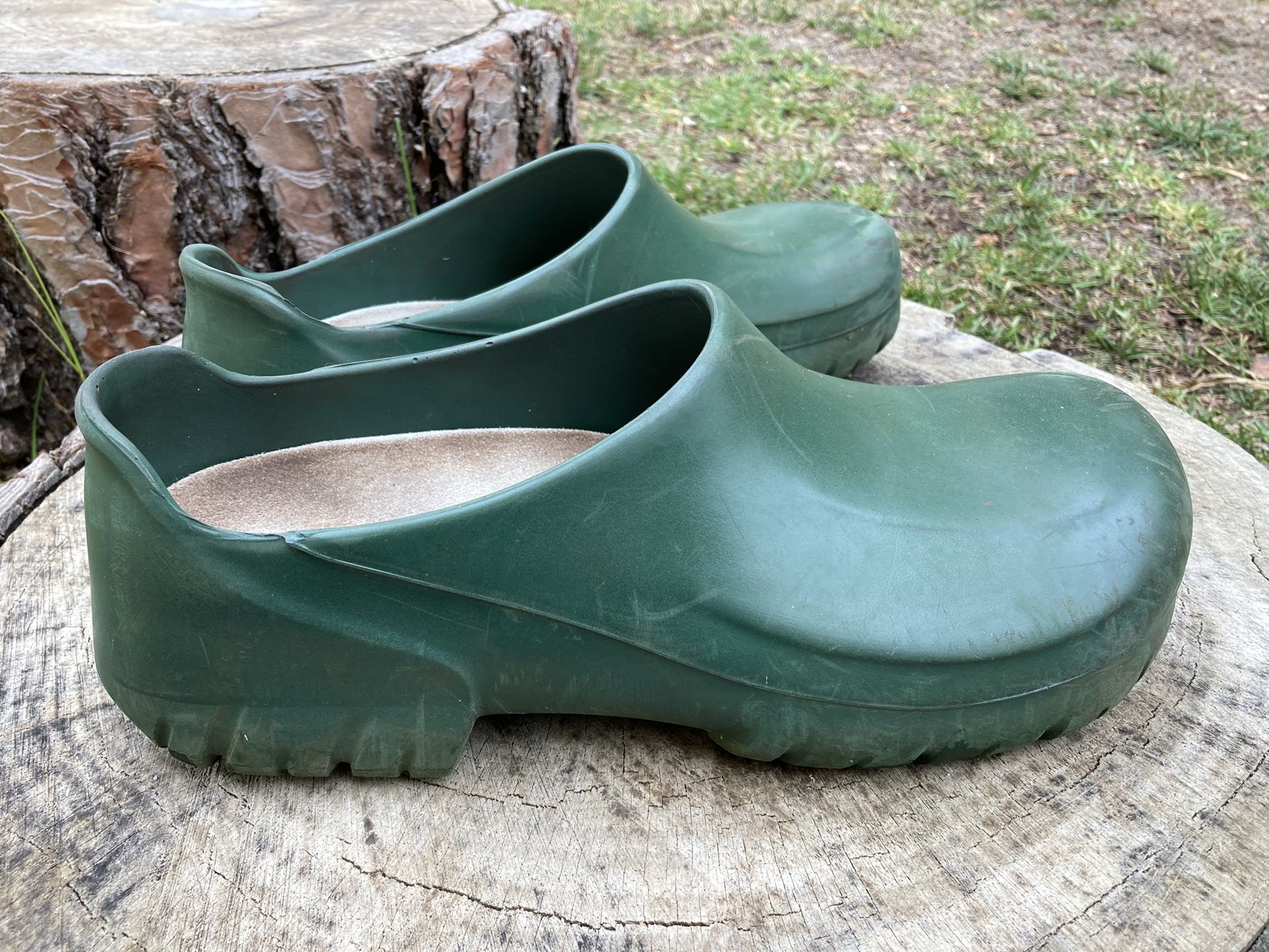 Birkenstock Steel Toed Clogs for Sale in Encinitas, CA - OfferUp