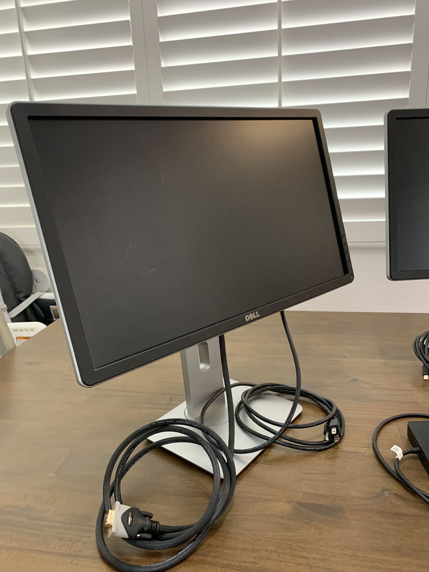 2 Dell Computer Monitors P2214Hb for Sale in Mission Viejo, CA - OfferUp