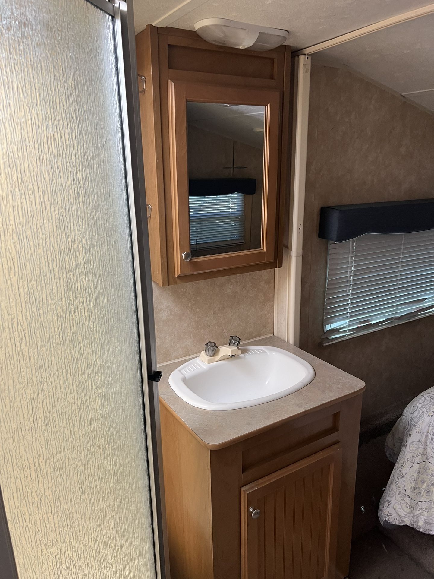 2004 Dutchman Victory Lane 5th Wheel Toy Hauler for Sale in Modesto, CA ...