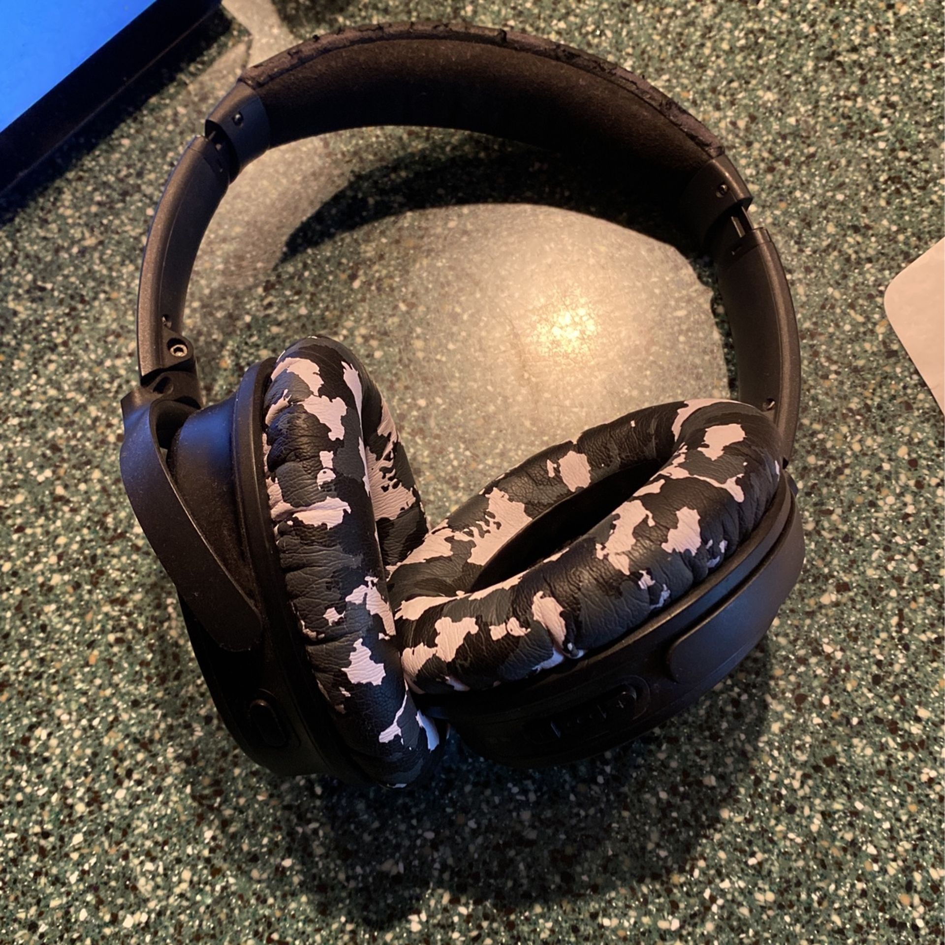 Bose QuietComfort Headphones CUSTOM EARMUFFS for Sale in Visalia, CA ...