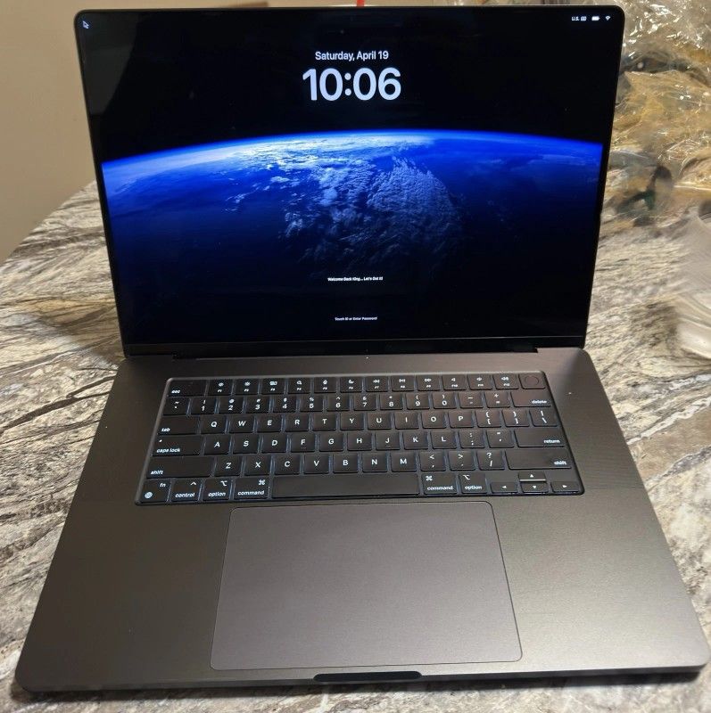 16" 2024, MacBook Pro,, Apple M4 Pro, 24GB, 2TB SSD, AppleCare Dec ...