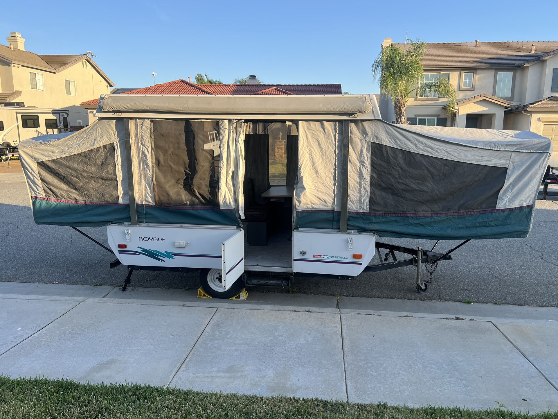 Pop Up Camper Trailer for Sale in Menifee, CA - OfferUp