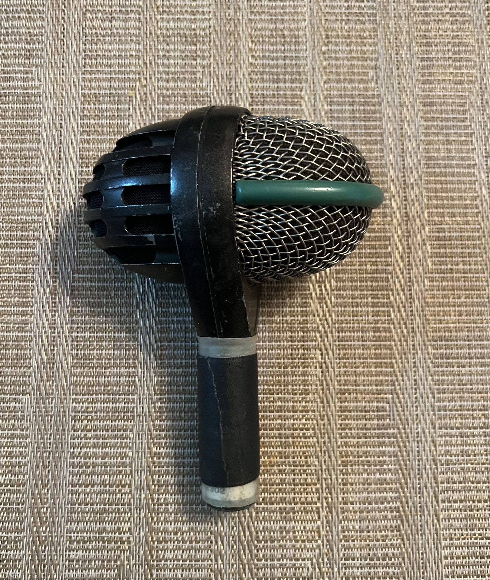 AKG D112 Cardioid Dynamic Kick Drum/Bass Mic for Sale in Rancho ...