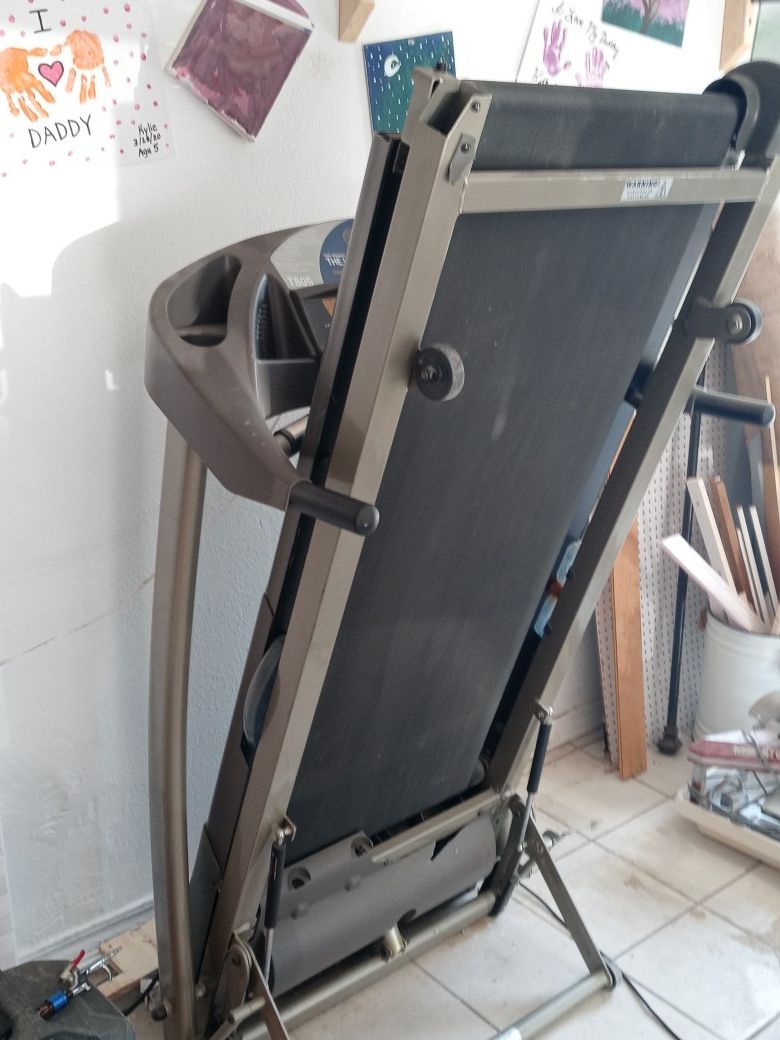 The Horizon Advantage T805 treadmill for Sale in Sacramento, CA - OfferUp