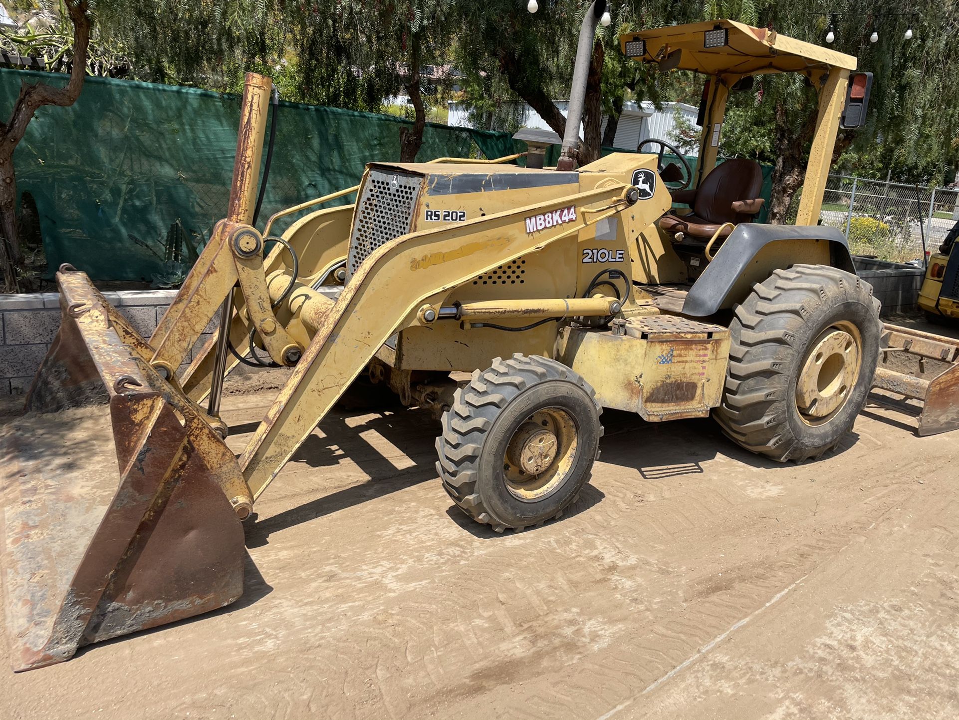 John Deere 210LE for Sale in Moreno Valley, CA - OfferUp