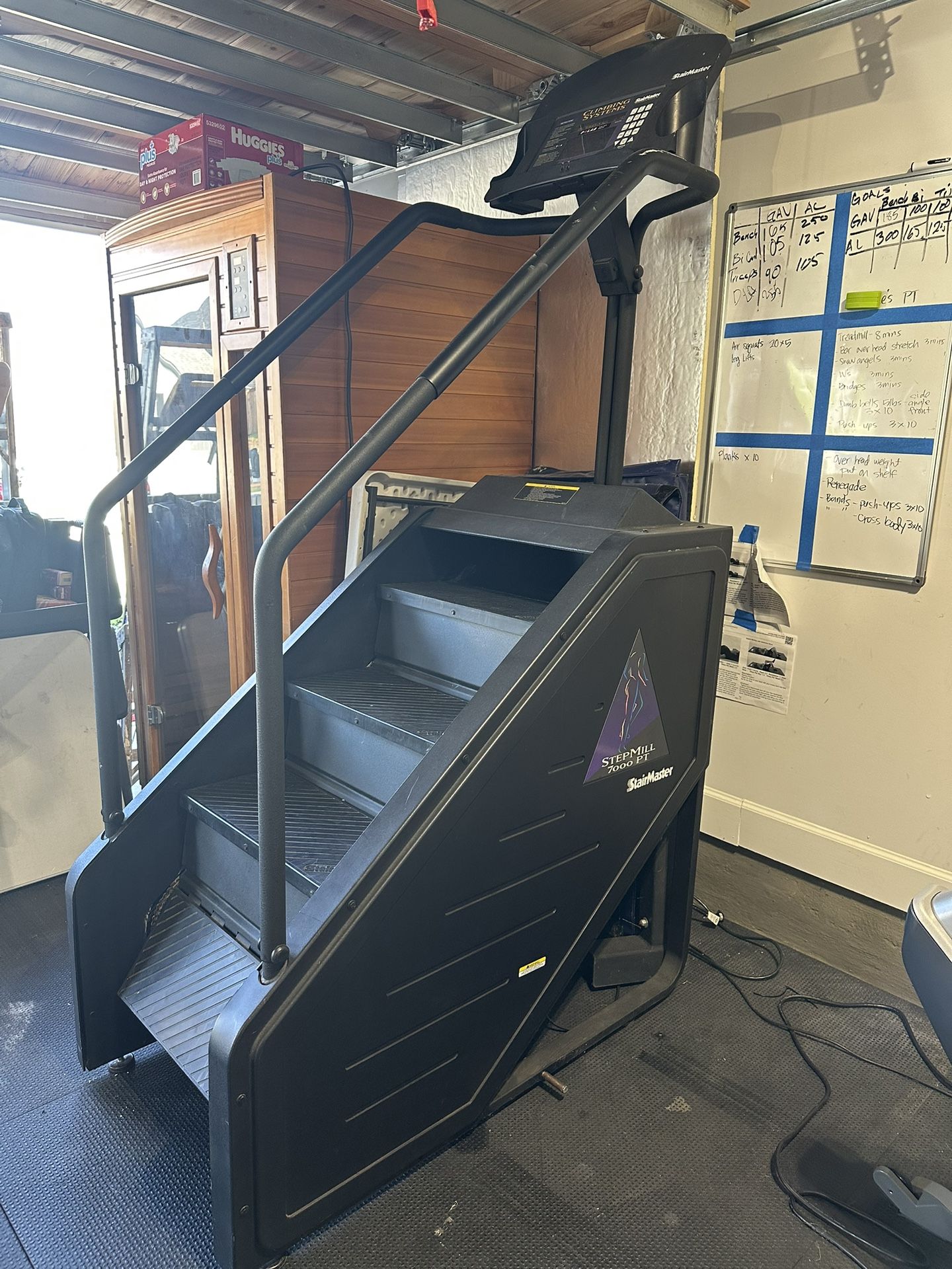 Stair master Step Master 7000 PT (Stairmaster) for Sale in Benbrook, TX ...