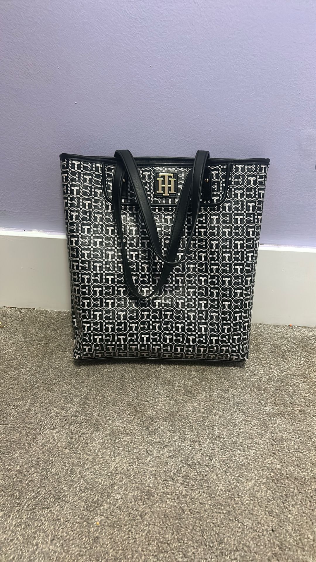 Tommy Hilfiger Tote