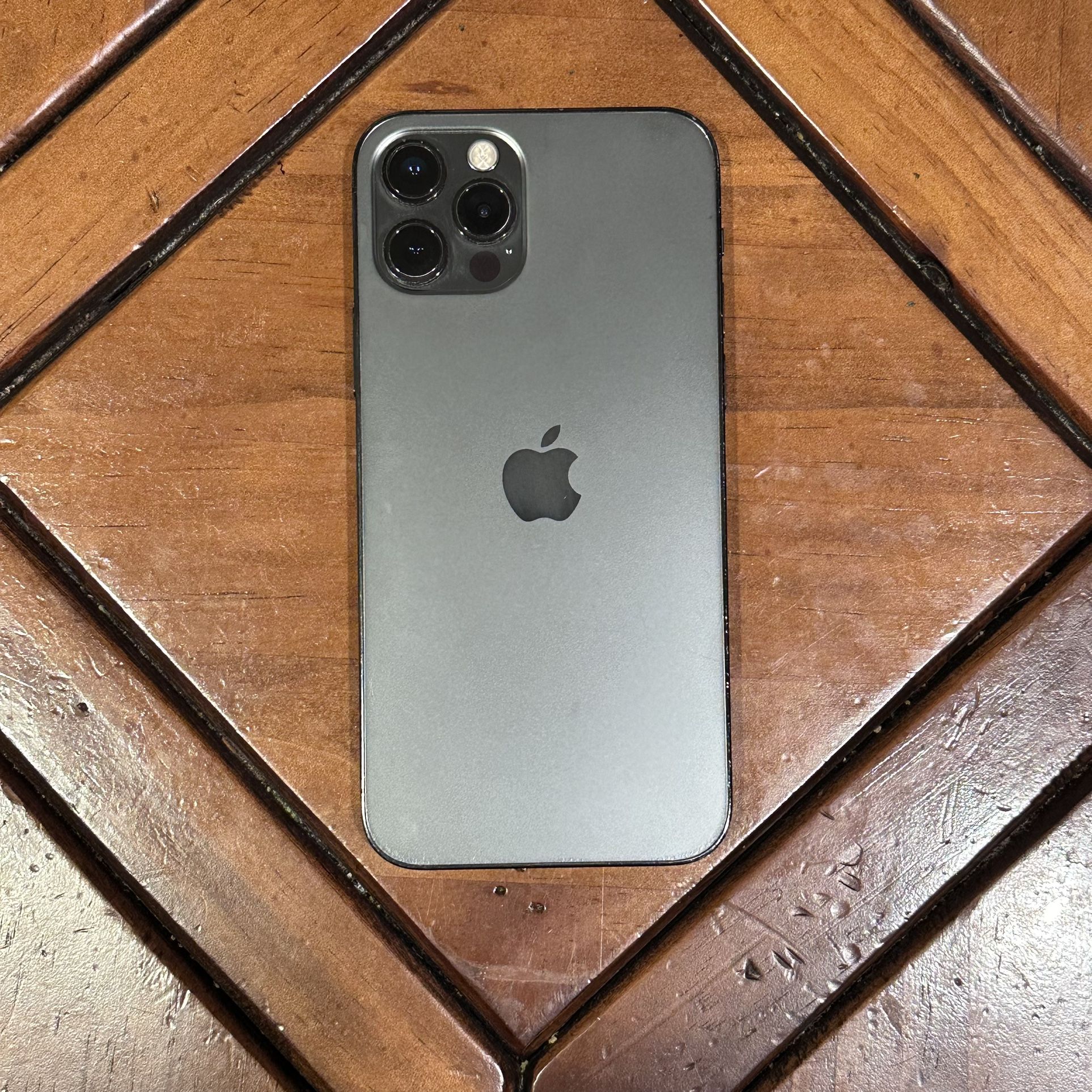 iPhone 12 Pro- Graphite - 128gb - Carrier Unlocked for Sale in Los ...