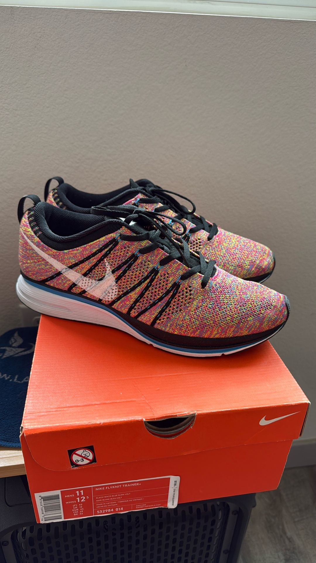 Nike Flyknit Trainer Multi Size 11 for Sale in Santa Clarita, CA - OfferUp