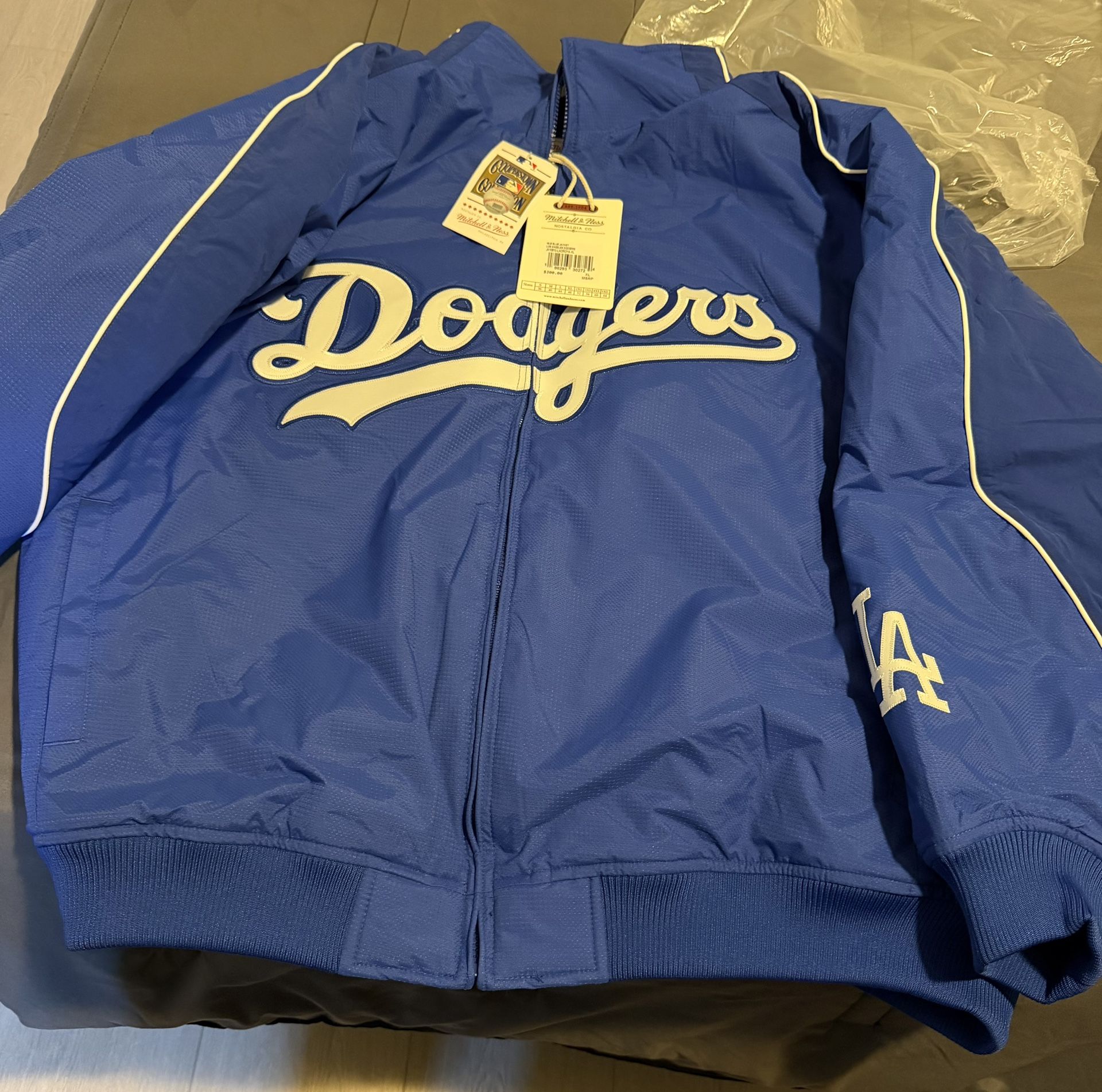 ***NEW DODGERS 2005 JACKET*** for Sale in Long Beach, CA - OfferUp