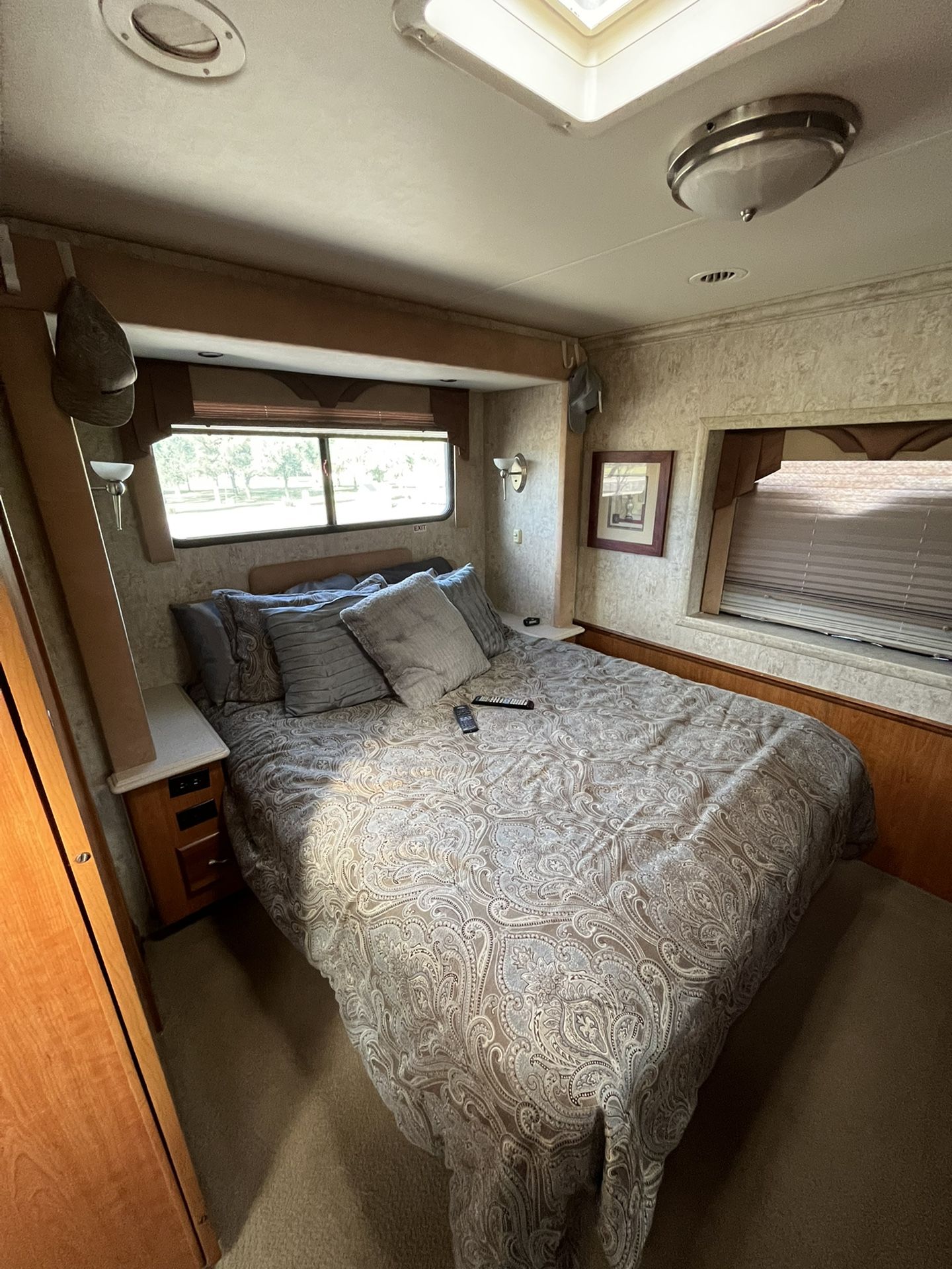2006 National Dolphins LX 6355 for Sale in Phoenix, AZ - OfferUp
