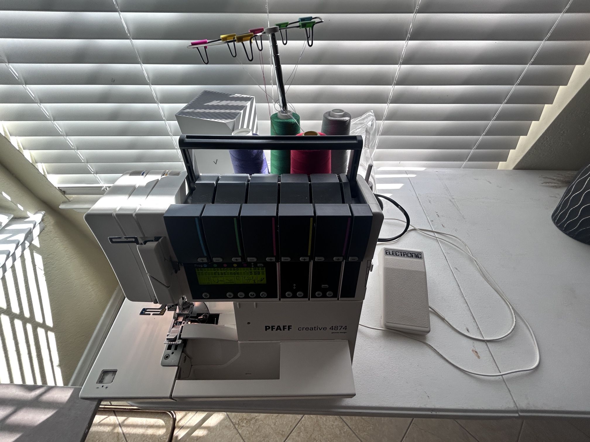 Pfaff coverlock 4872 serger sewing machine for Sale in Chino, CA - OfferUp