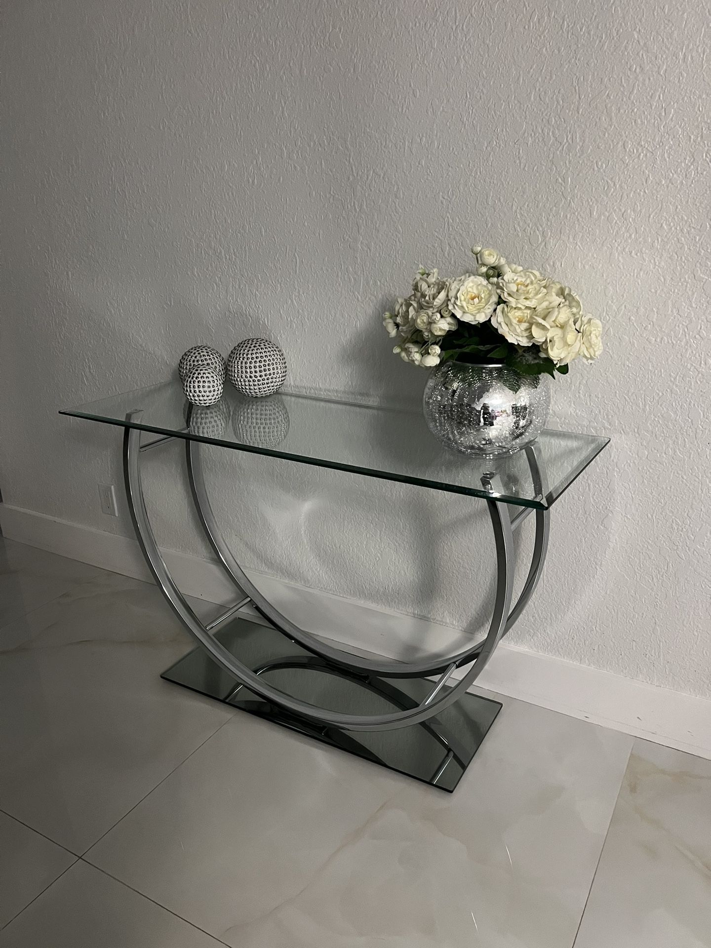 Glass Entryway Table for Sale in Miramar, FL - OfferUp