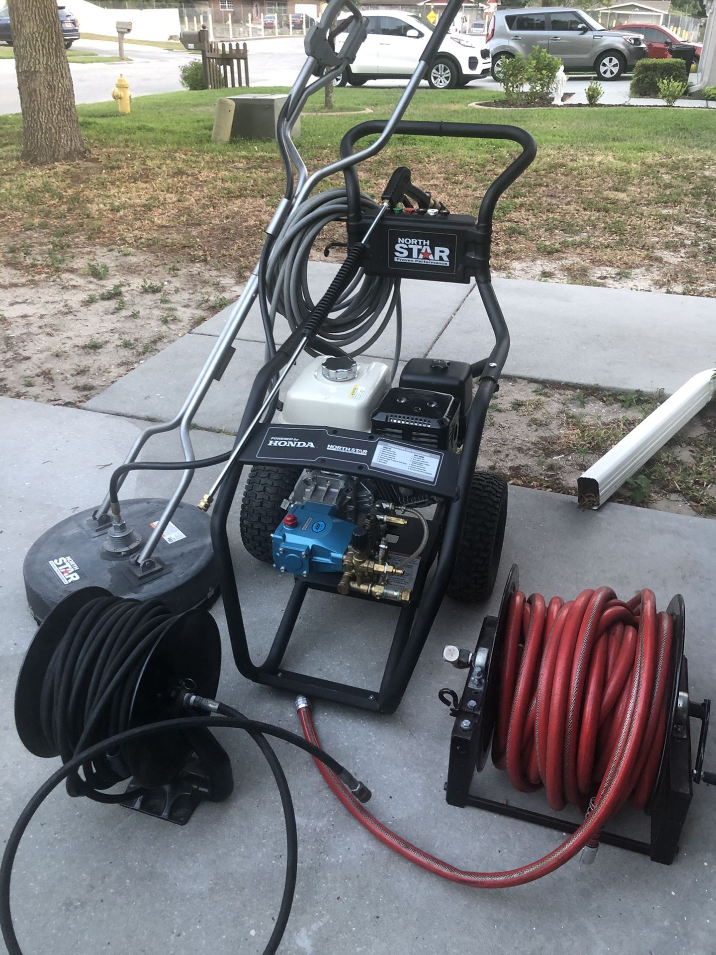 4000 psi pressure washer with accessories for Sale in New Port Richey ...