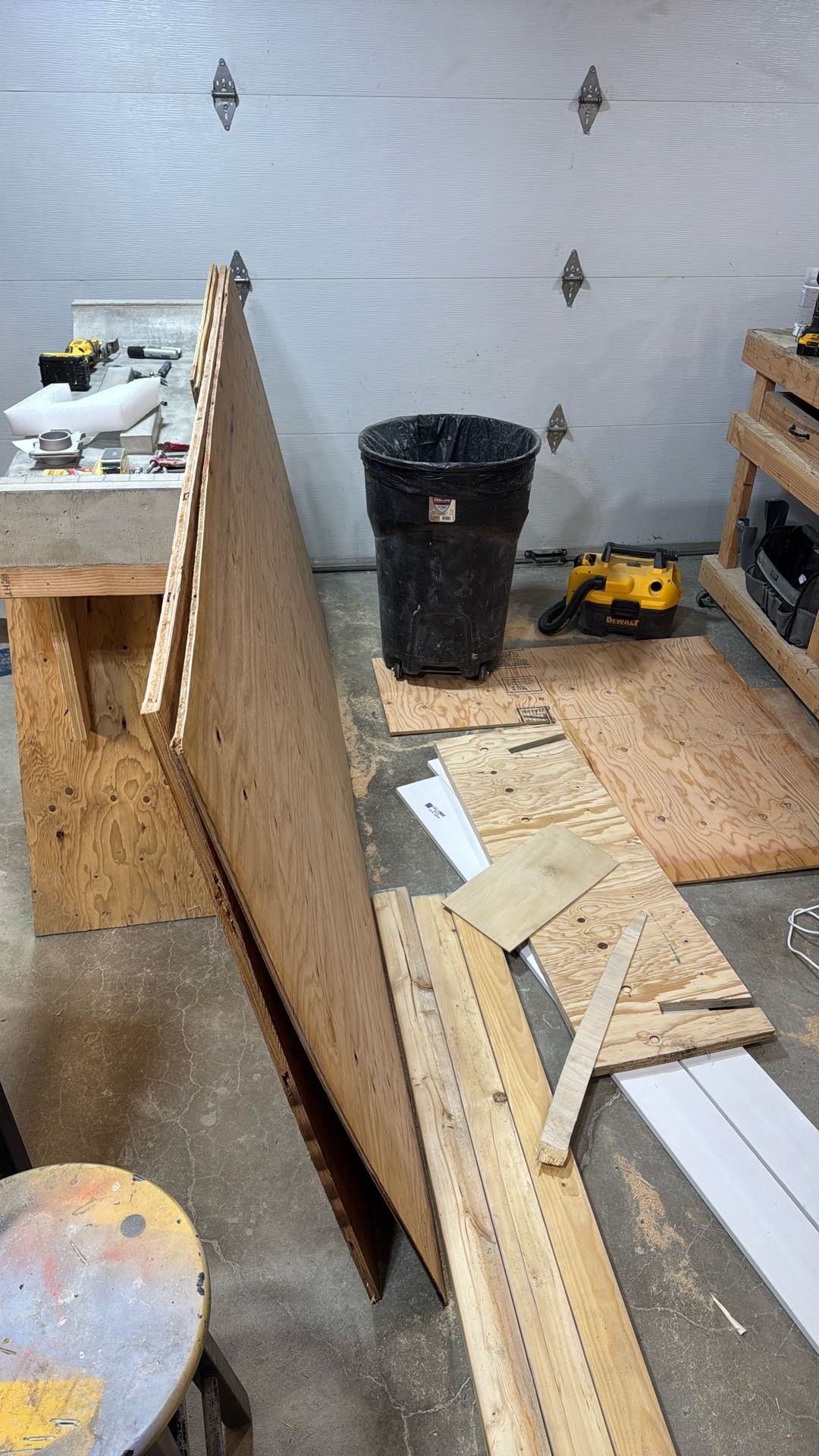 Plywood And Other Scrap Wood 2x4 for Sale in Everett, WA - OfferUp