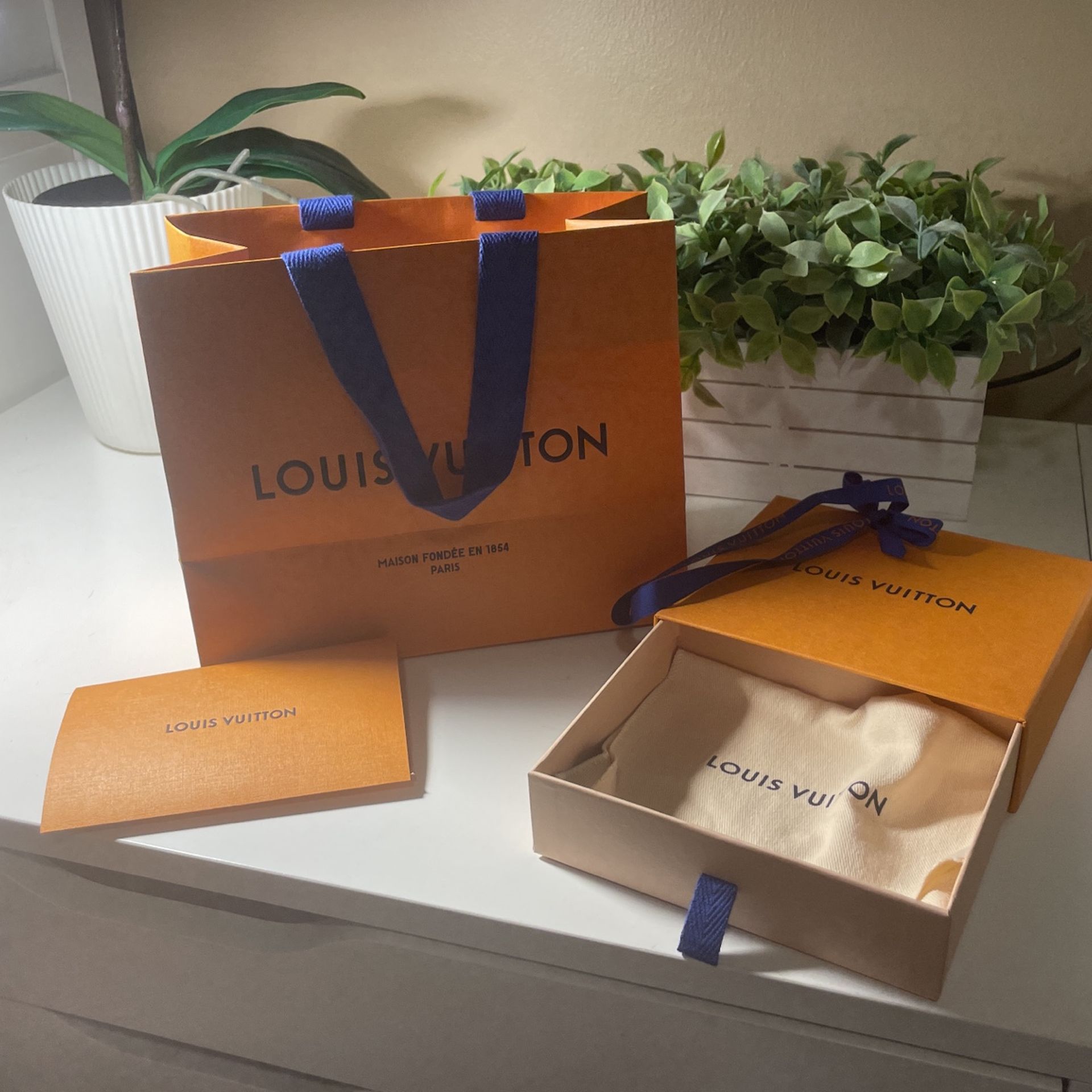 NEW LOUIS VUITTON Authentic Paper Gift Shopping Bag & Box Sm for Sale ...