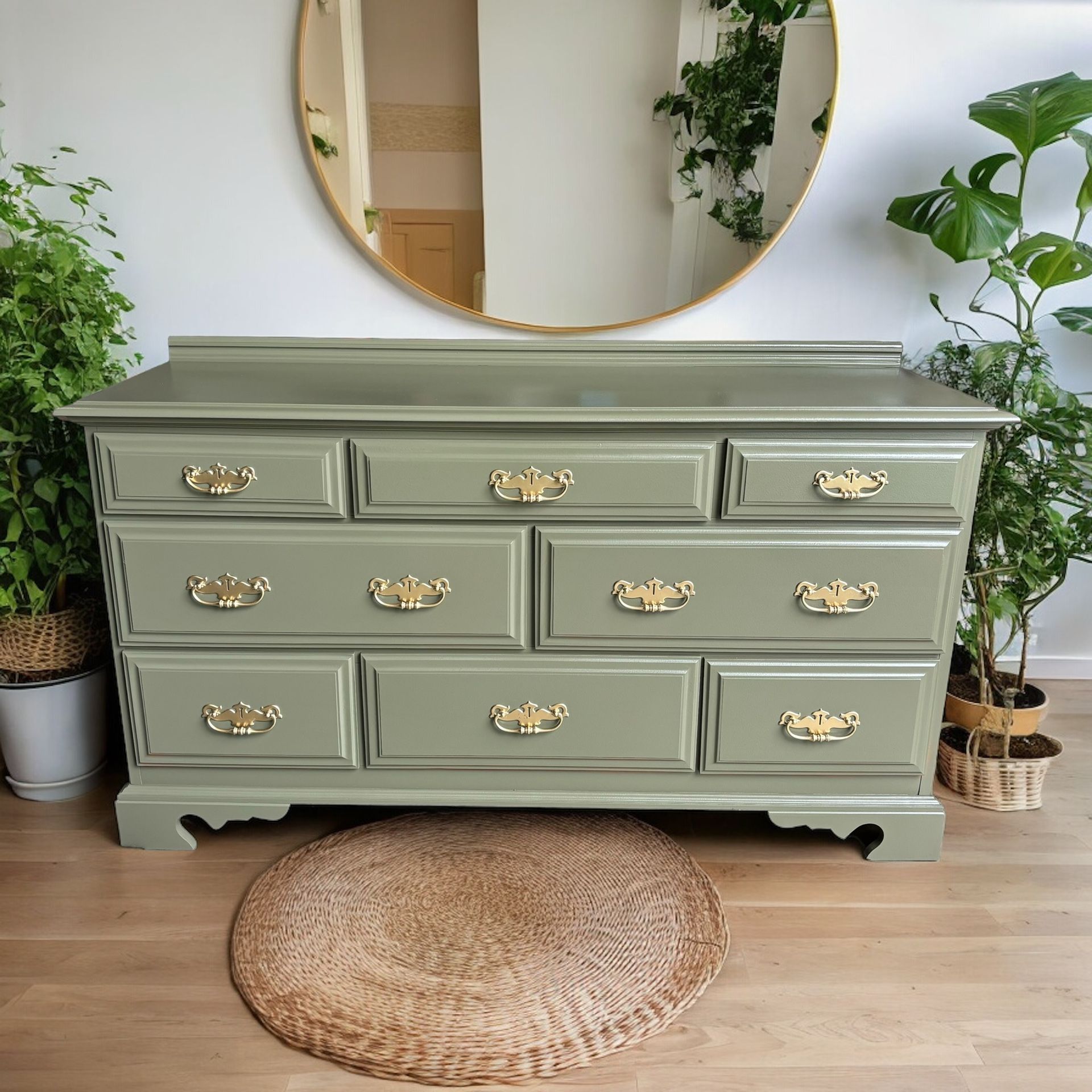 Roxton Vintage Green Wood Dresser for Sale in Lynnwood, WA - OfferUp