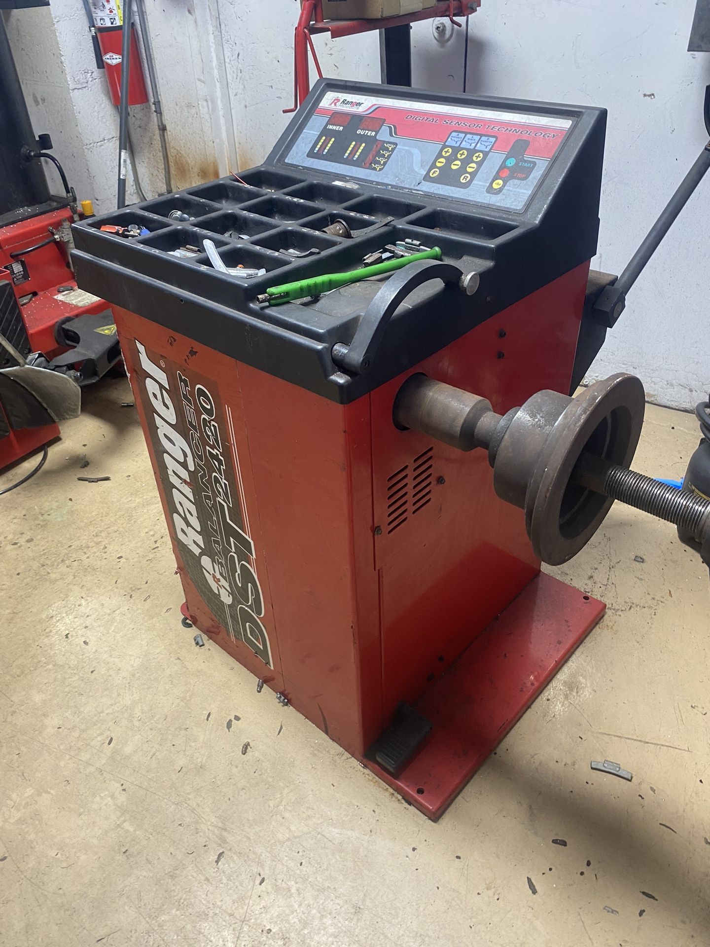Ranger Tire Balancer for Sale in Pompano Beach, FL - OfferUp
