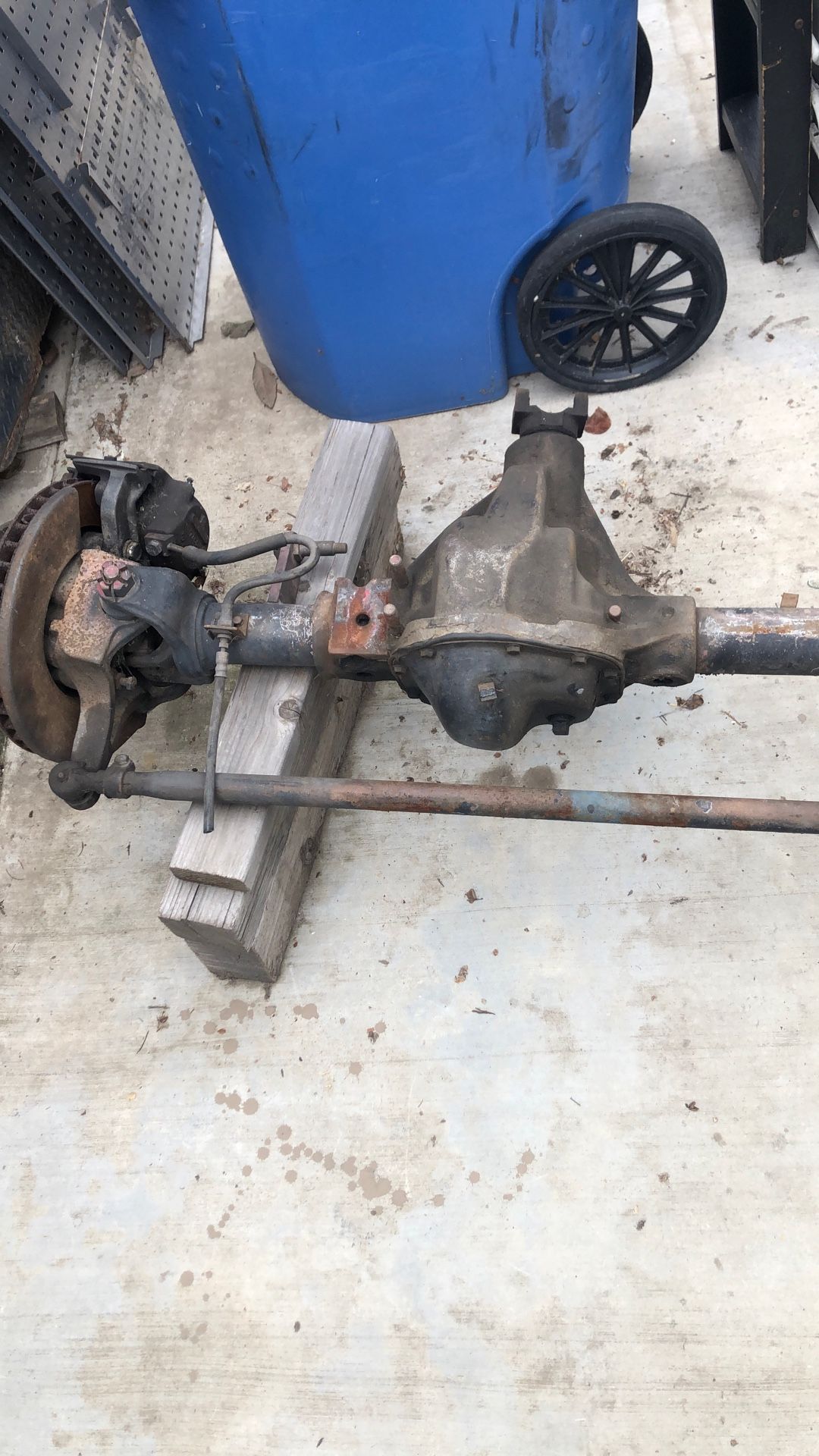 Dana 44 Front Axle READ THE WHOLE AD!! for Sale in Pomona, CA - OfferUp