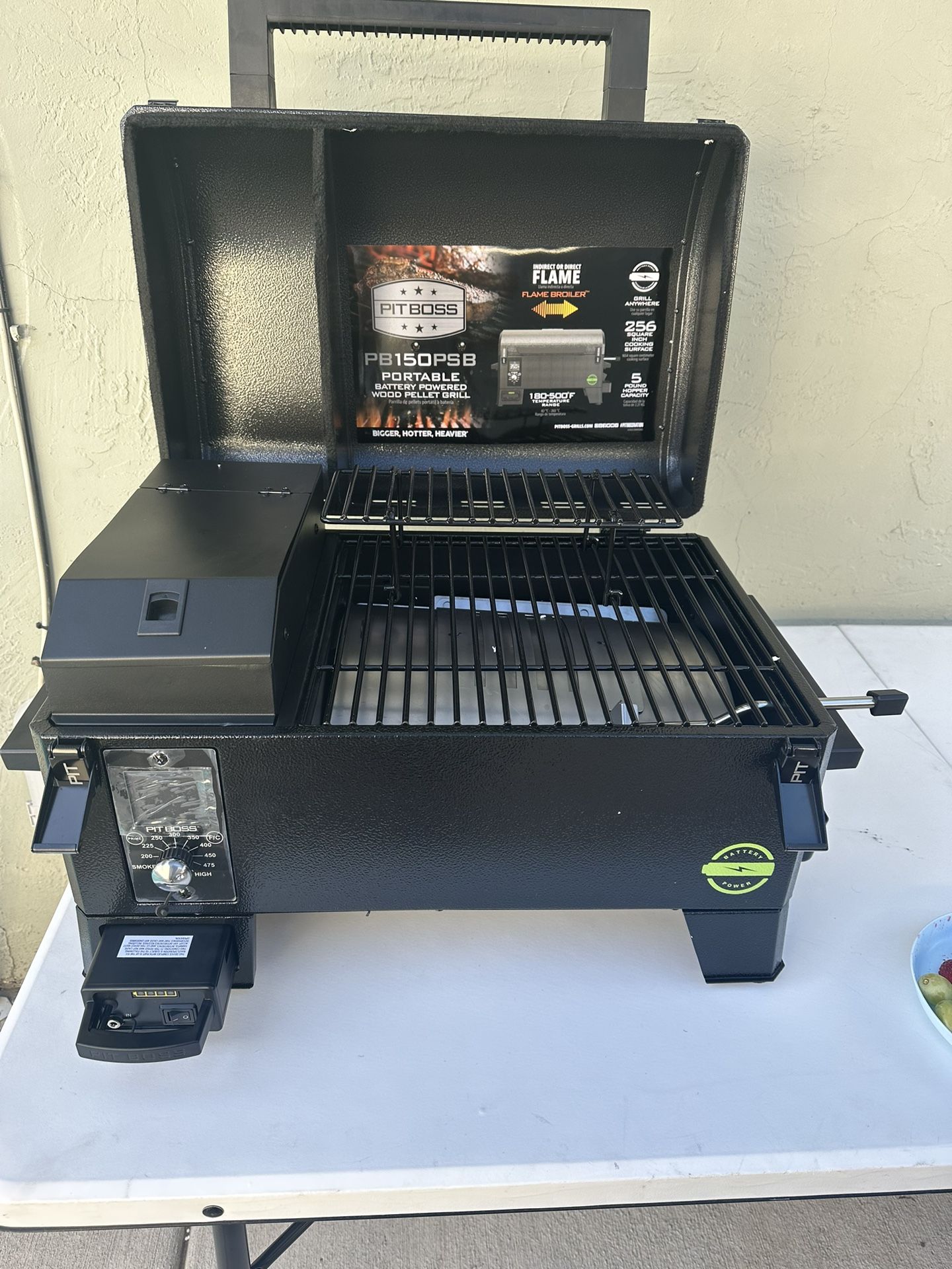 Battery Operated Pit Boss Portable Pellet Grill/ Smoker for Sale in ...