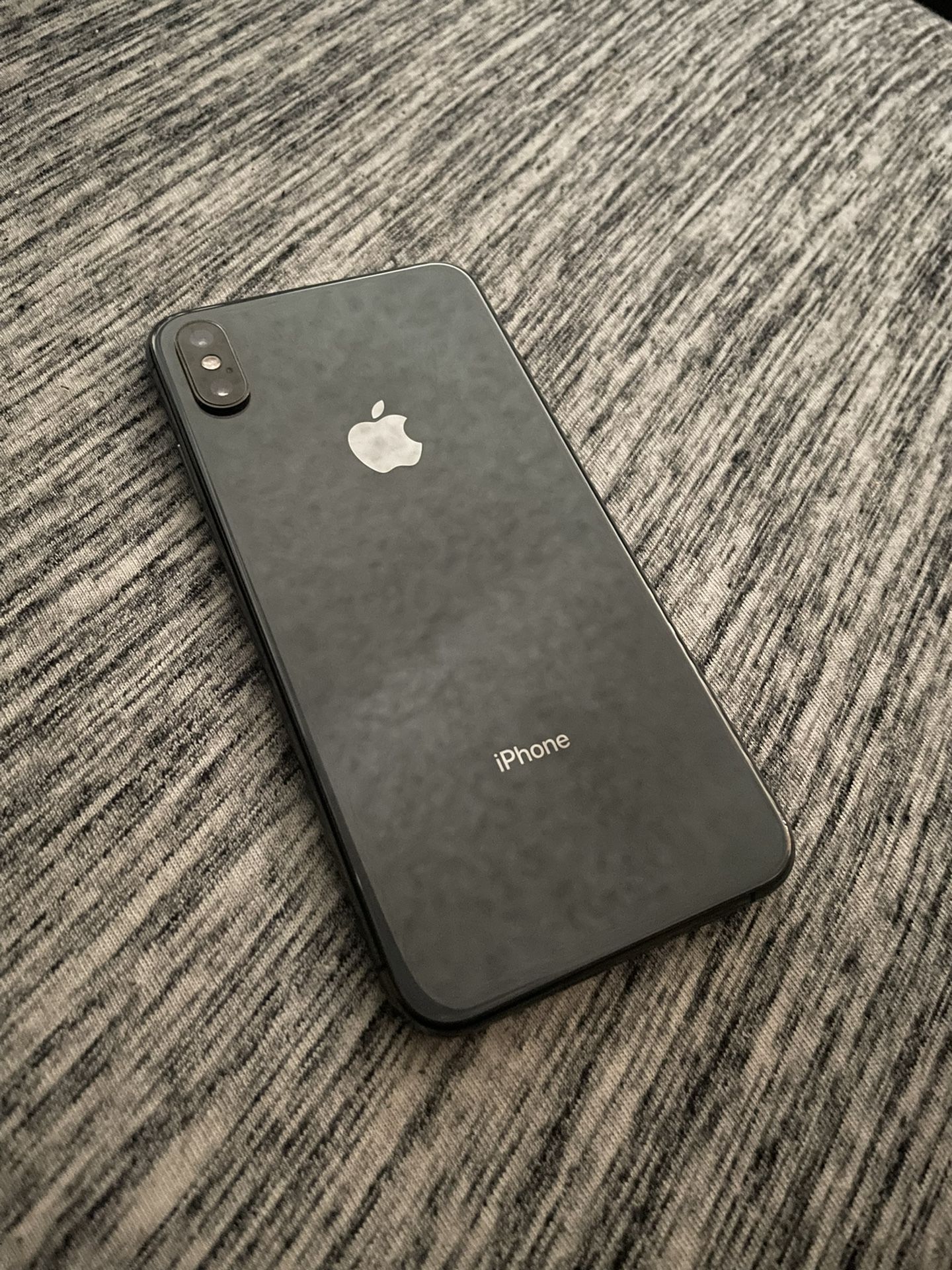 IPhone Xs Max for Sale in San Antonio, TX - OfferUp