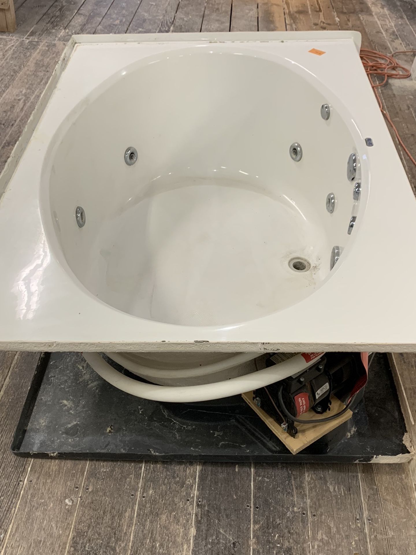 Jetted Bath Tub for Sale in Centralia, WA - OfferUp