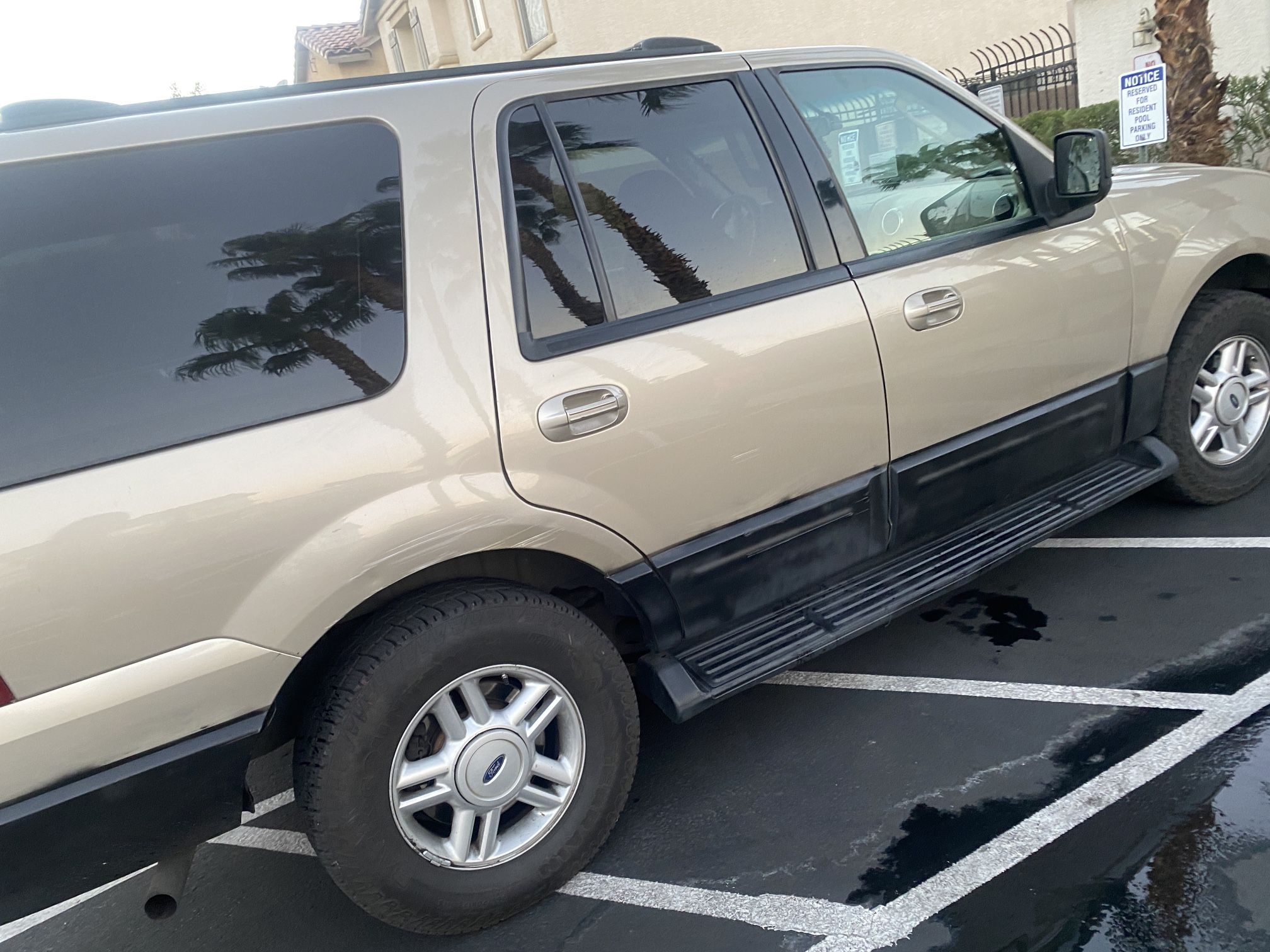 2004 Ford Expedition CLEAN TITLE for Sale in Las Vegas, NV - OfferUp