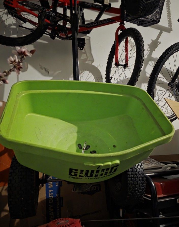 EWING Pro Broadcast Spreader for Sale in Cypress, TX - OfferUp