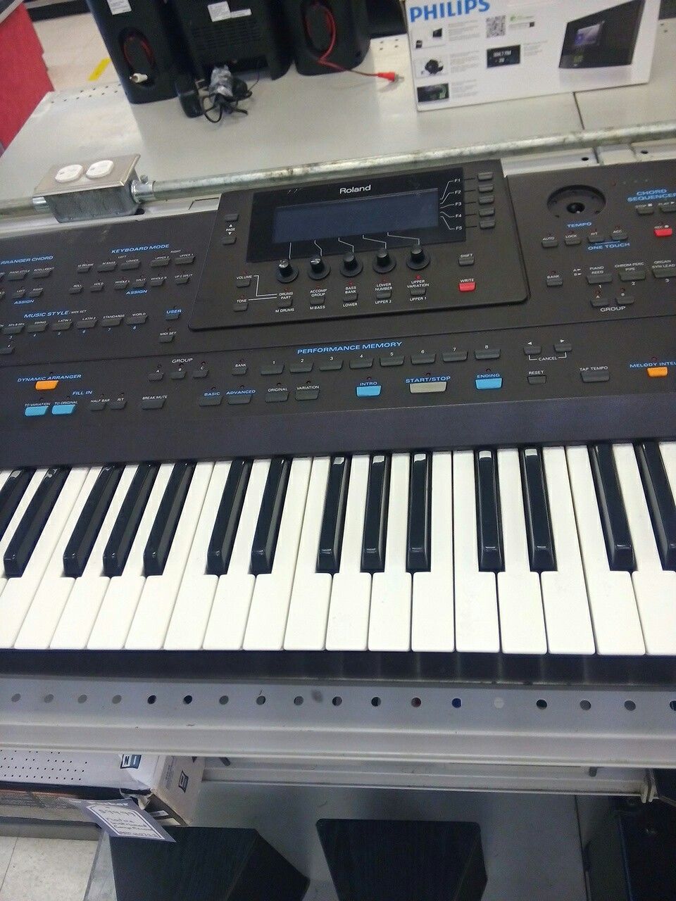 Roland E-96 Intelligent Keyboard for Sale in Fayetteville, NC - OfferUp