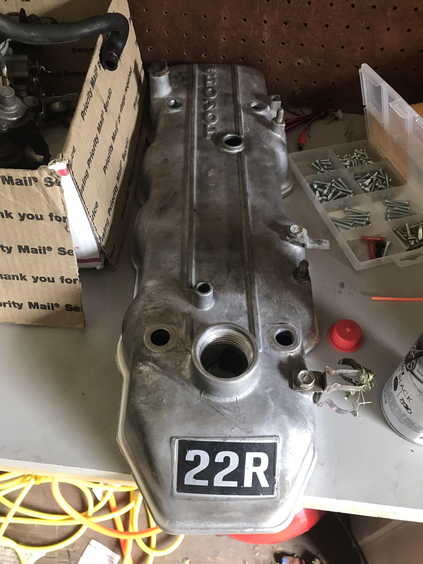 22R Head 2 valve covers for Sale in Lynnwood, WA - OfferUp