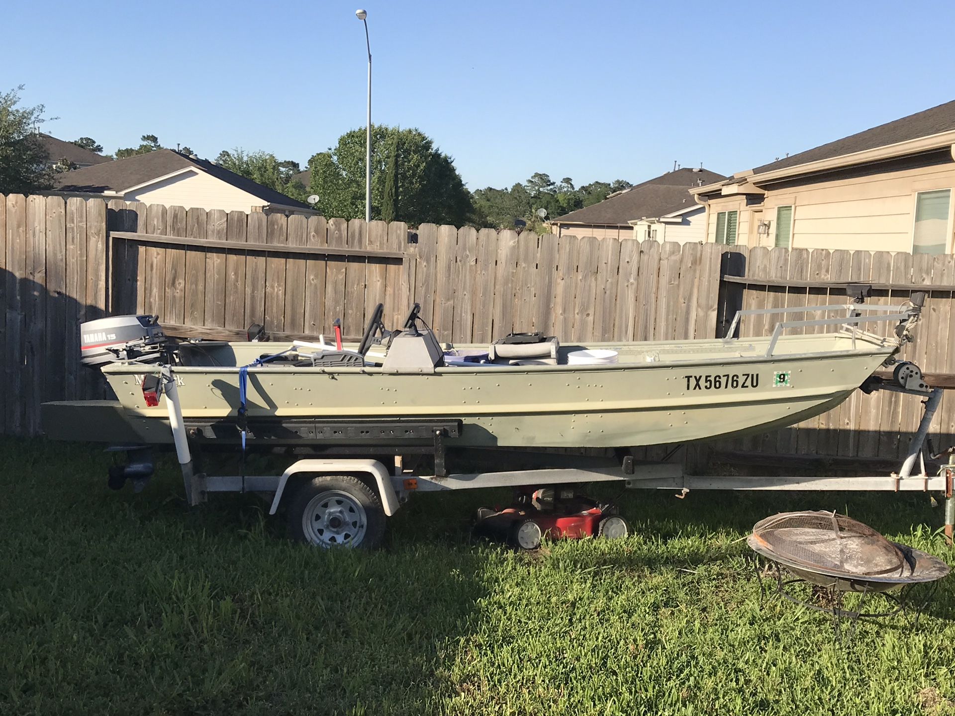 14 ft Jon boat 15 Hp Yamaha for Sale in Humble, TX - OfferUp