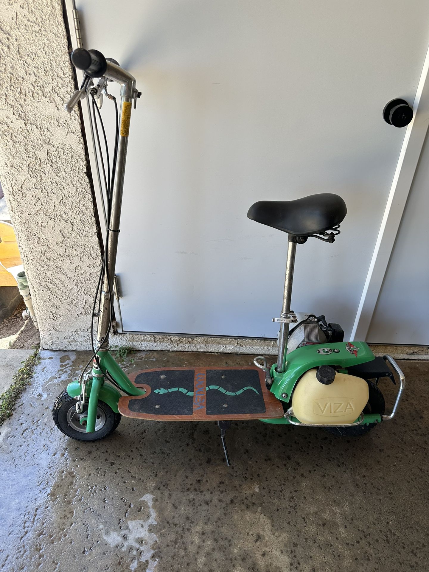 1994 Viza Venom Scooter Gas Powered 33cc. 25 Mph. for Sale in Alta Loma ...