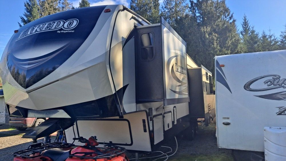 2017 Keystone Laredo 325RL for Sale in Puyallup, WA - OfferUp