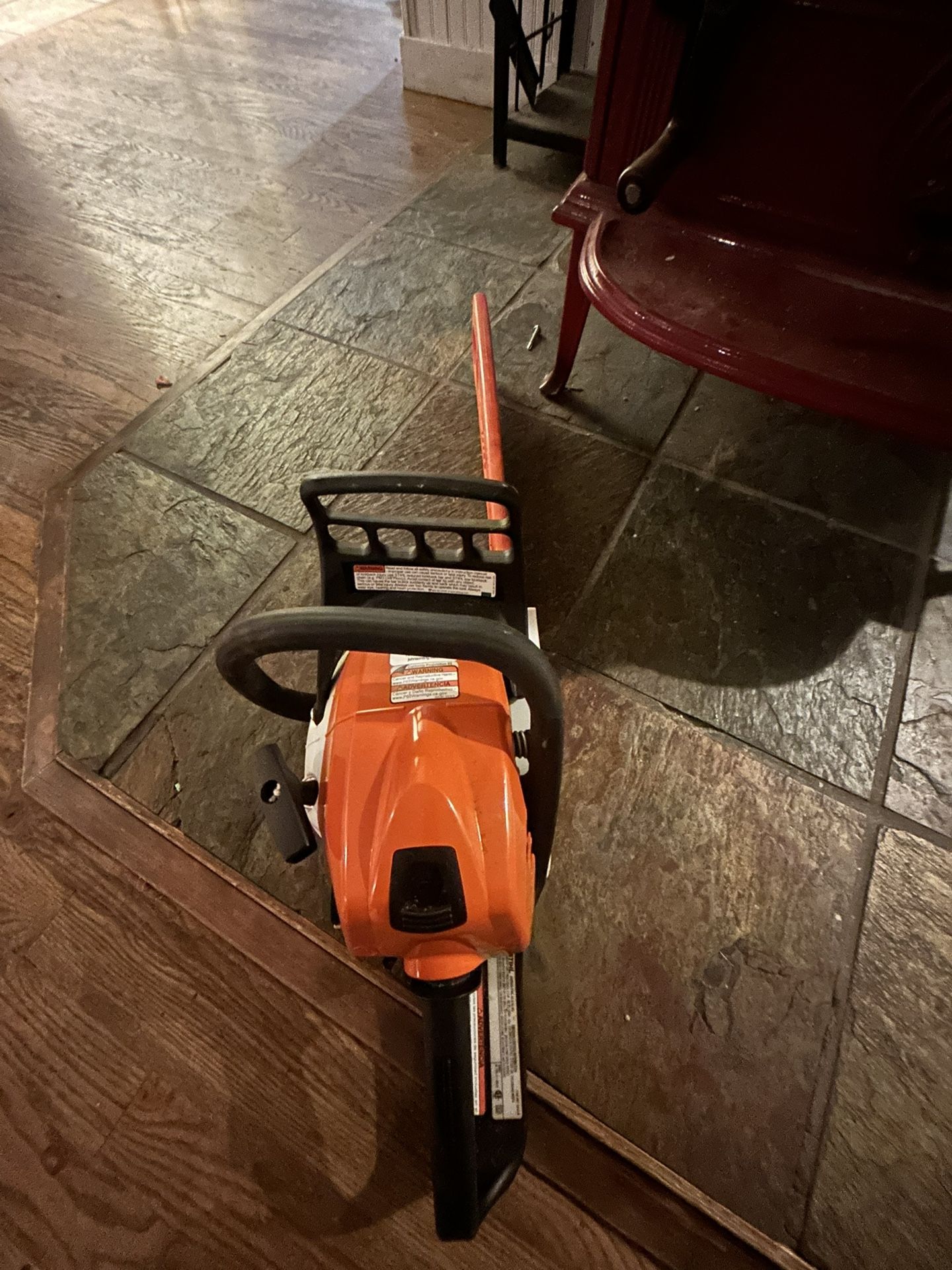 STIHL MS211 18 in. 35.2 cc Chainsaw for Sale in Graham, WA - OfferUp