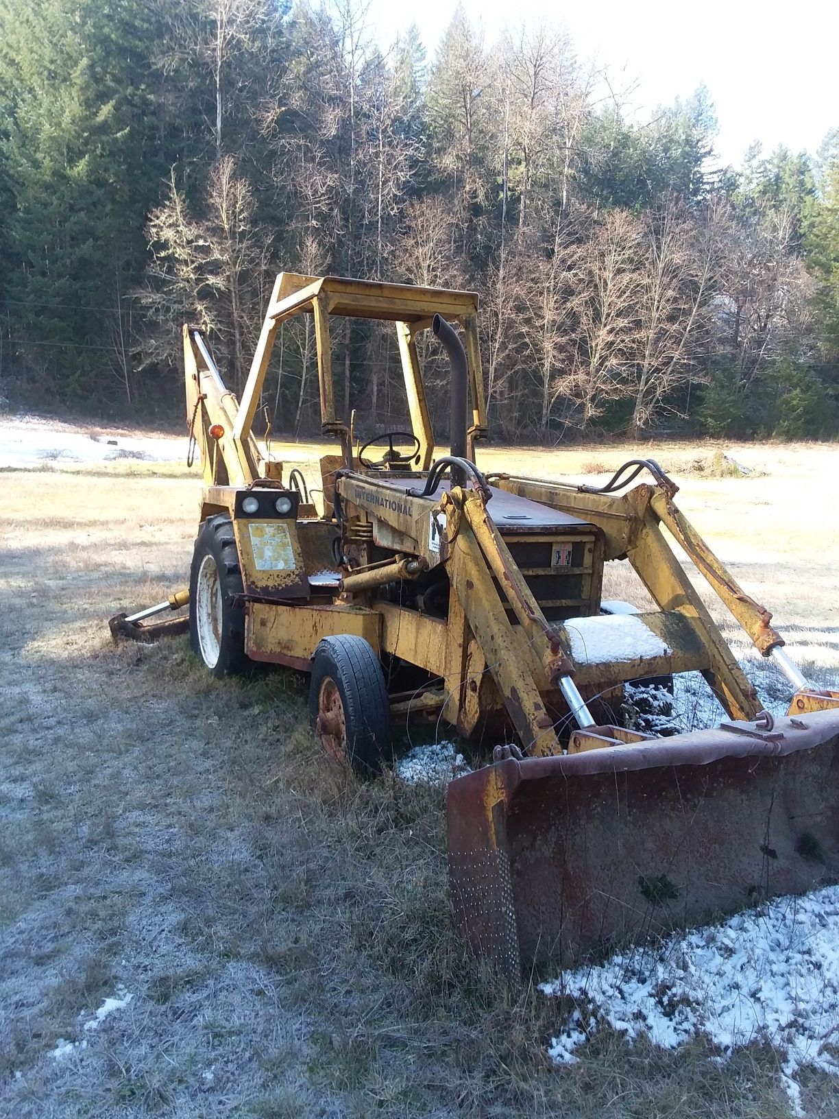 International backhoe 3400 for Sale in Randle, WA - OfferUp