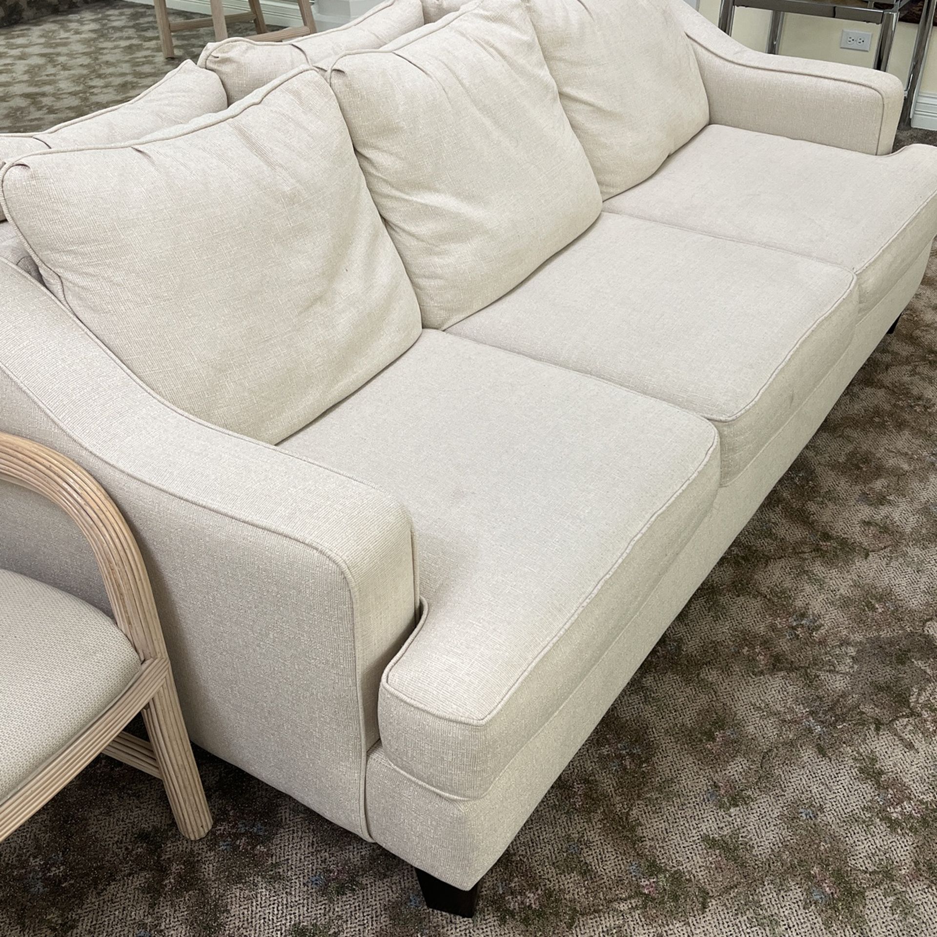 Ivory Couch for Sale in Schaumburg, IL - OfferUp