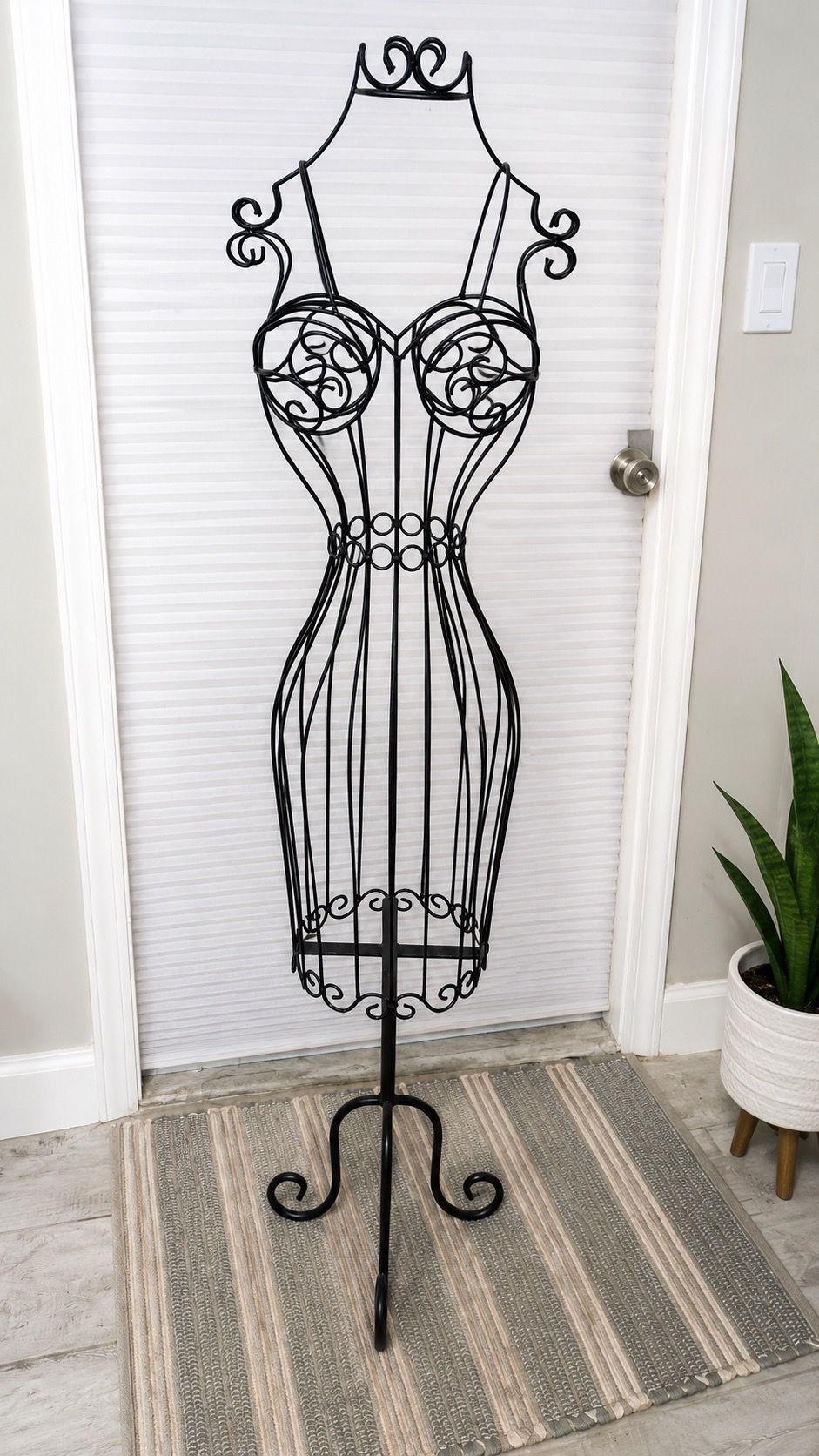 Decorative Wrought Iron Dress Form Mannequin Stand – Boutique Display ...