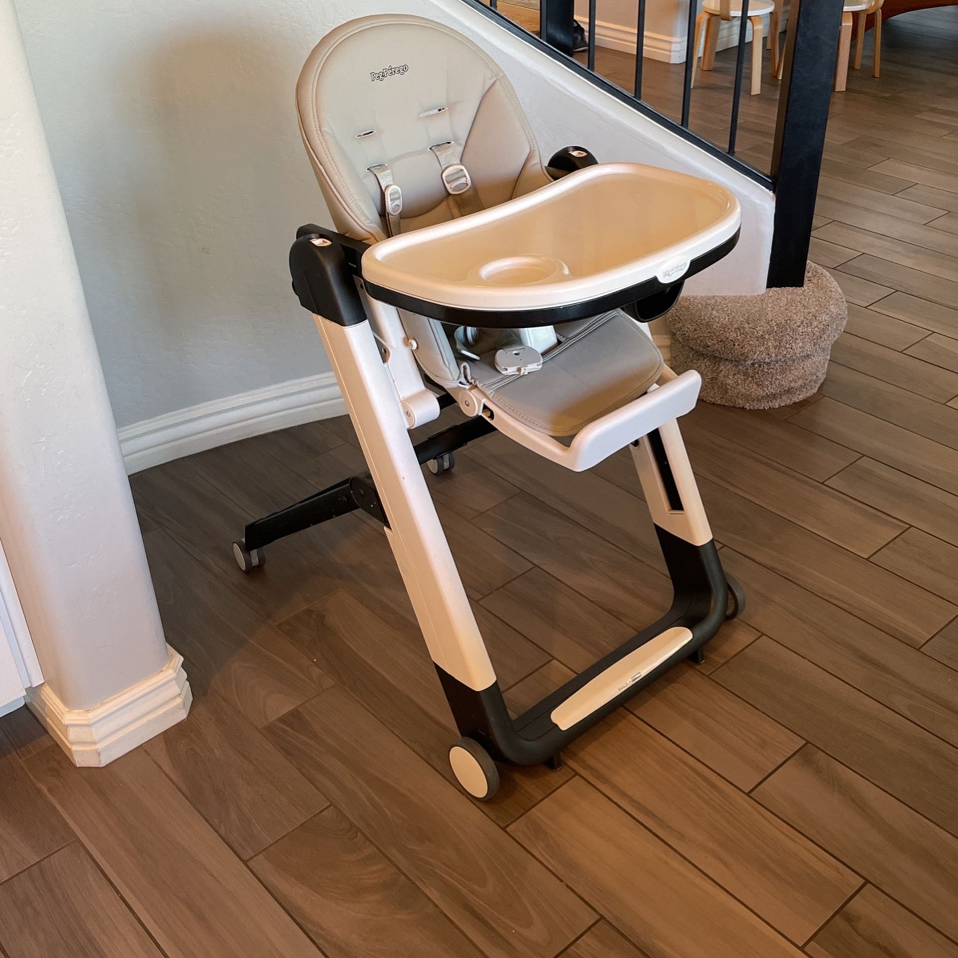 Peg Perego Siesta High Chair for Sale in Phoenix, AZ - OfferUp