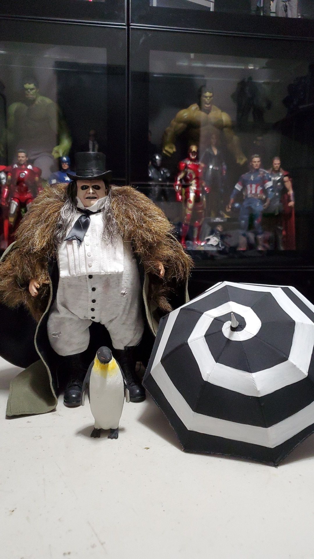 HOT TOYS/SIDESHOW CUSTOM PENGUIN for Sale in Los Angeles, CA - OfferUp