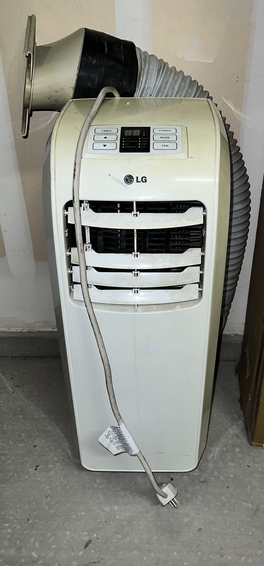 USED AND WORKING PORTABLE AC UNIT W WALL EXHAUST HOSE for Sale in Las ...